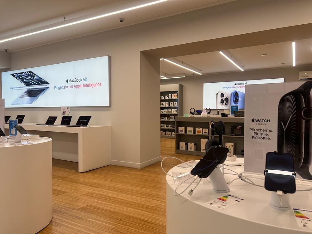 Apple Store Firenze | Negozio Apple Firenze || R-Store (ex Juice)