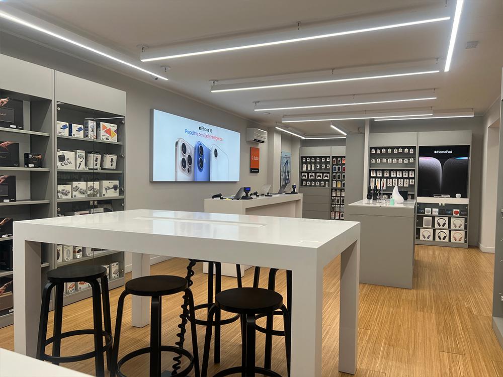 Apple Store Firenze | Negozio Apple Firenze || R-Store (ex Juice)