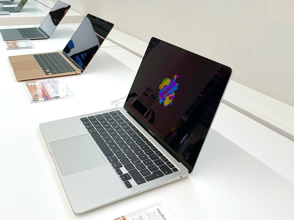 Apple Store Torino | Negozio Apple Torino || Juice